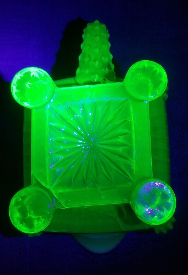 URANIUM GLASS NORTHWOOD CANARY VASELINE OPALESCENT ALASKA LIONS LEG ...