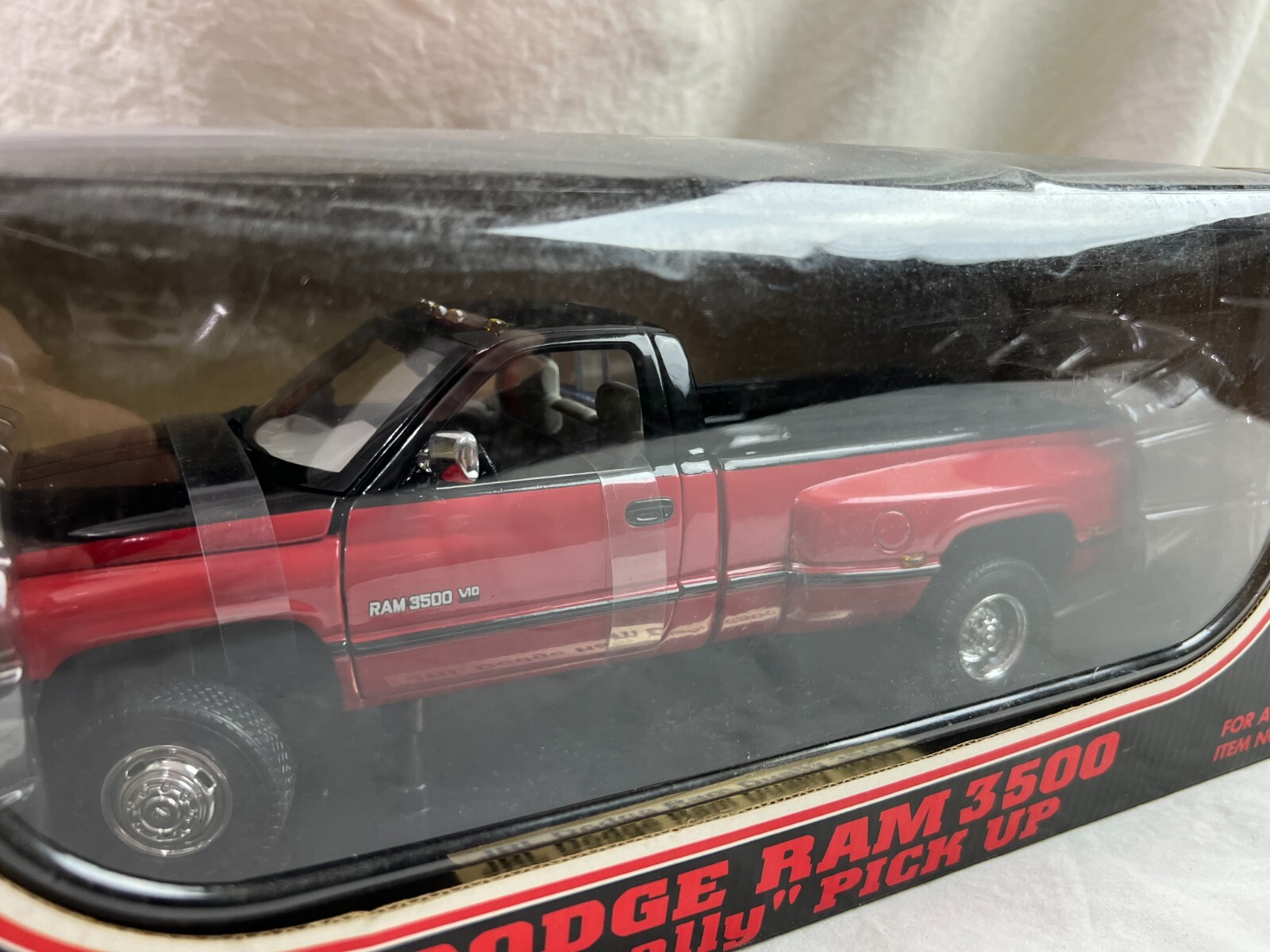 1/18 Diecast JRL Collectibles Dodge Ram 3500 Dually Pick Up Red/Black ...