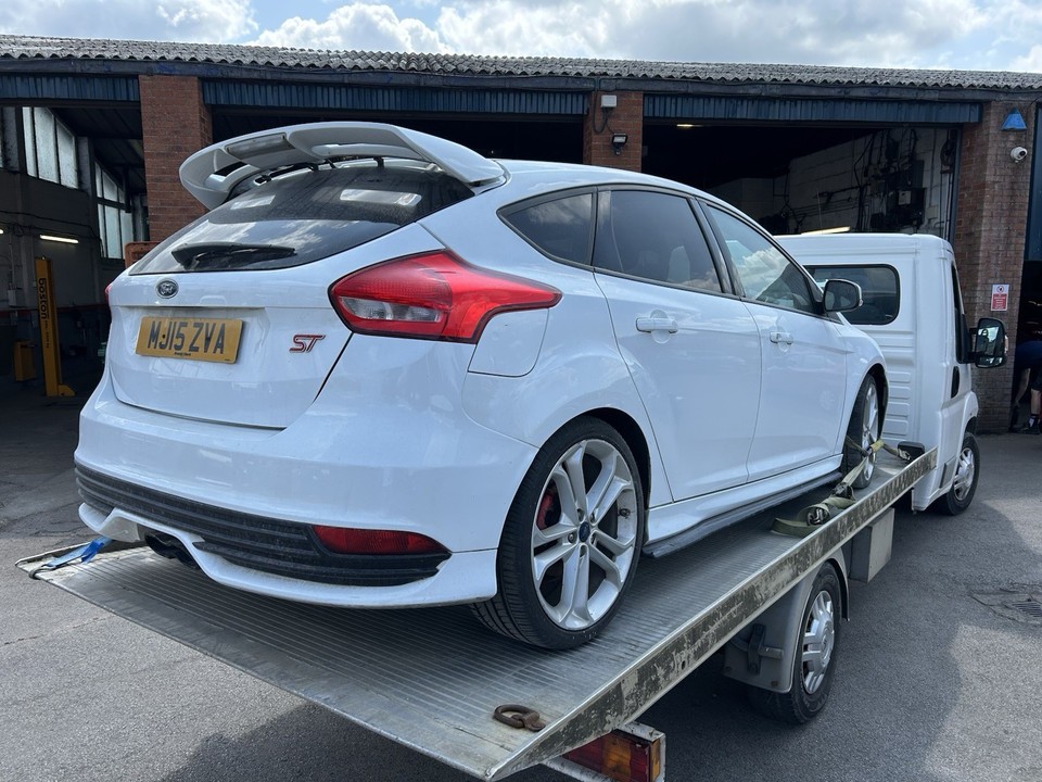2015 Focus St, Non Runner, Spares Or Repair Damaged Salvage, No Reserve ...