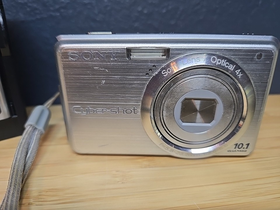 Sony CyberShot DSC-S950 10.1MP Digital Camera Silver Compact Point ...