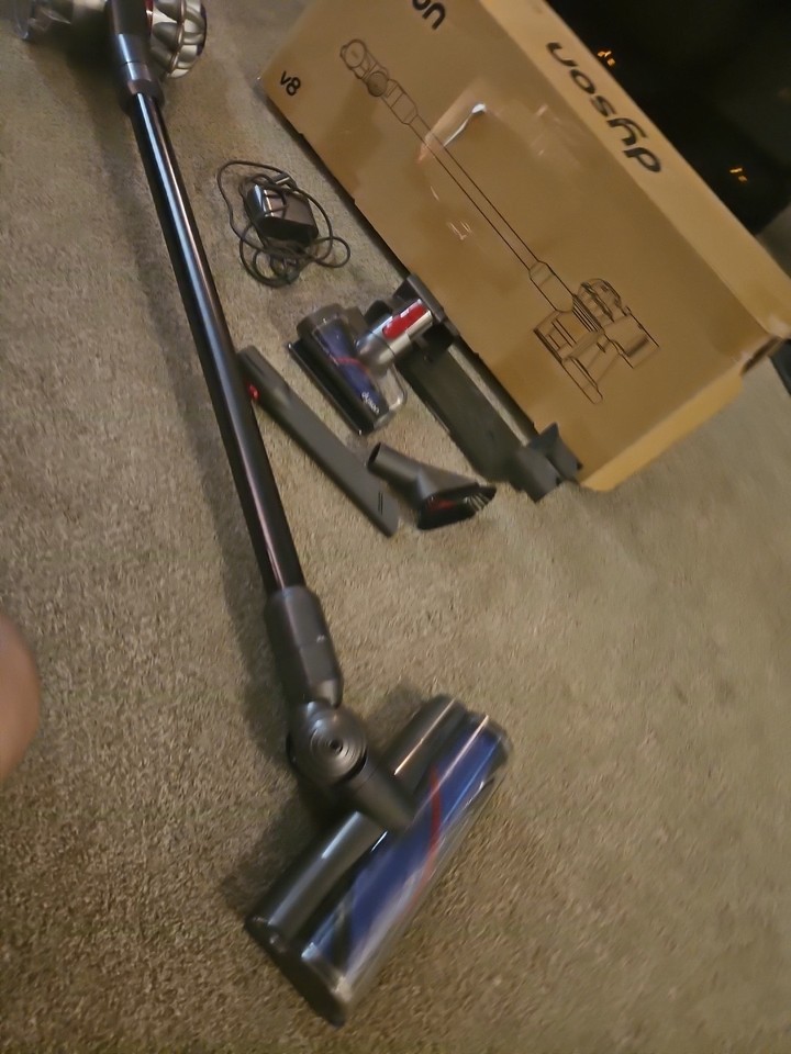 Dyson V8 Plus Cordless Stick Vacuum -Silver/Nickel | eBay
