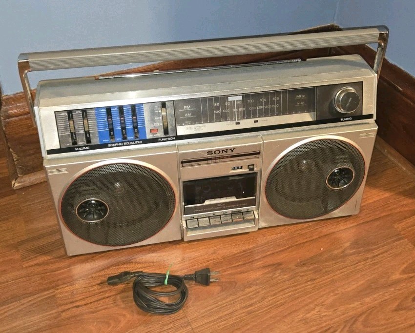 Sony Boom Box Stereo Cassette-Corder FM AM Radio + Tape Plyr CFS-500 ...