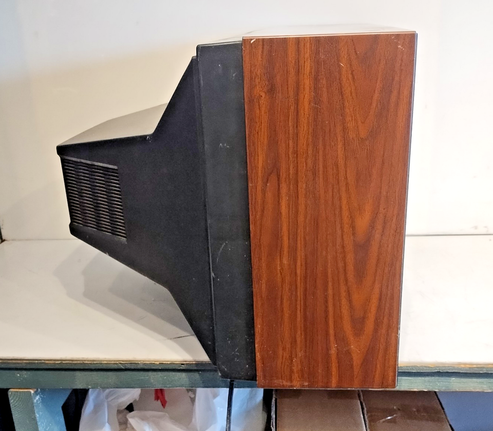 Sharp 19 CRT Color TV Linytron Plus Series Vintage 1983 Collectable ...