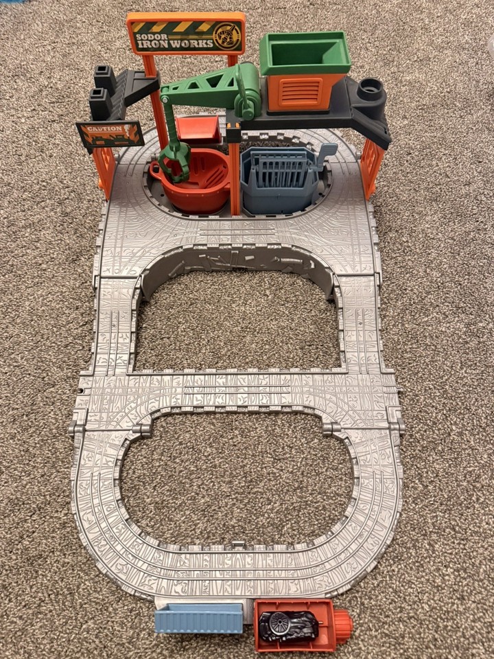 Thomas & Friends Take n Play Thomas at Sodor Ironworks Train Playset ...