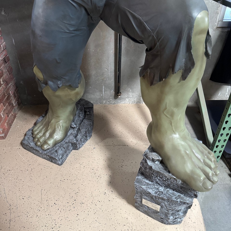 Marvel The Avengers Pre-Owned Hulk Life Size Resin Statue 1:1 Scale ...