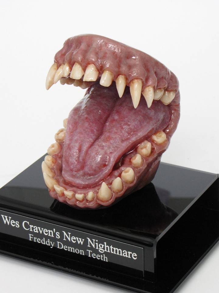 A Nightmare on Elm Street 7 Freddy Krueger Demon teeth film Prop ...