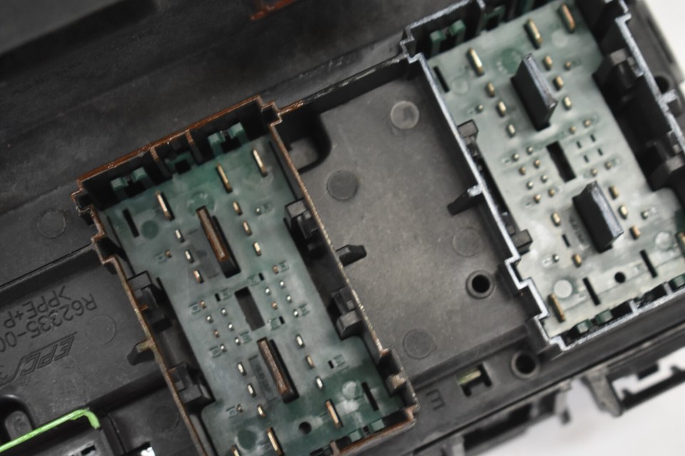 Continental TEMIC Integrated Control Module Relay Center Replacement ...