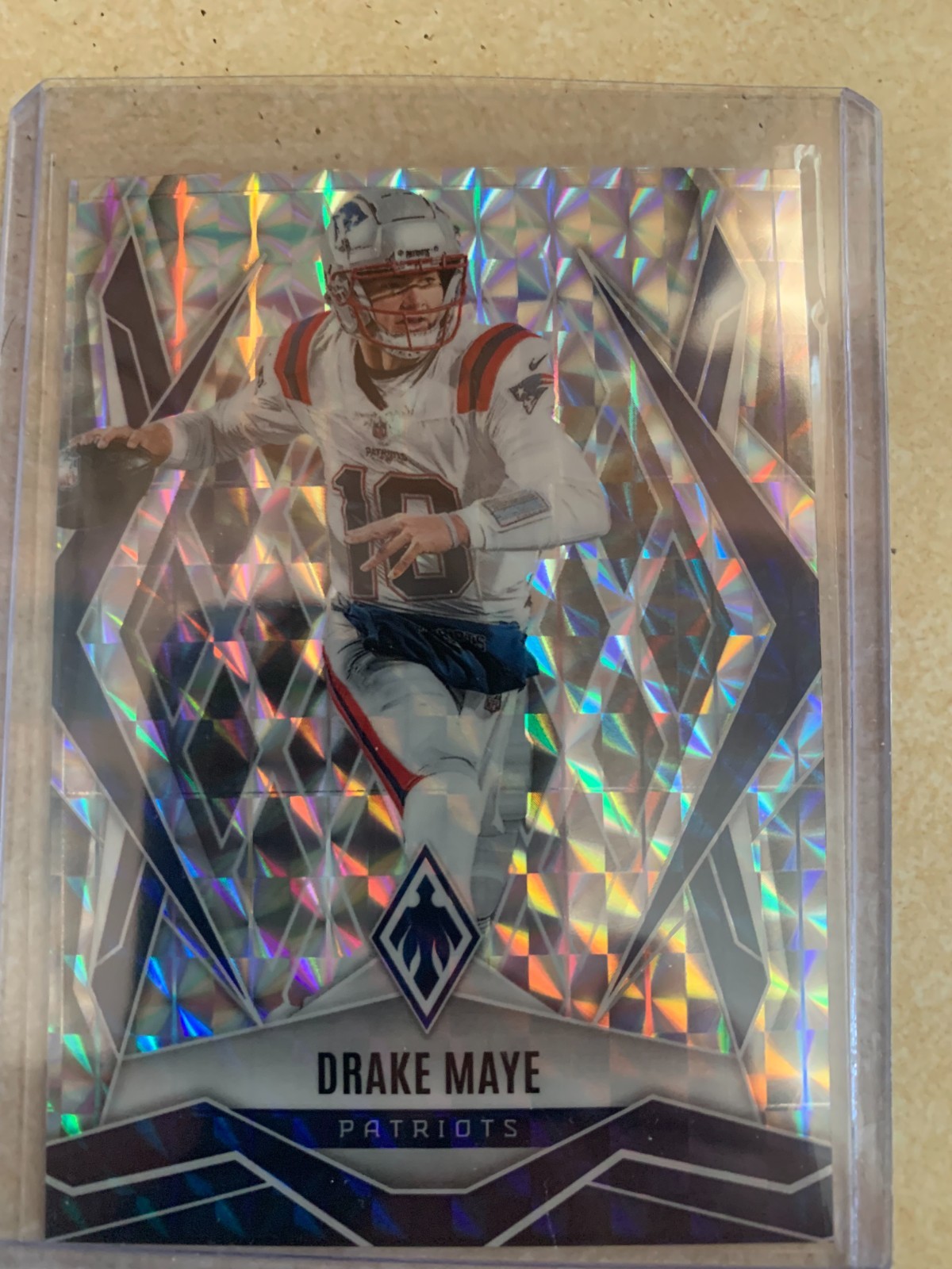 2025 Panini Phoenix #111 Drake Maye Silver Pyramids Prizm