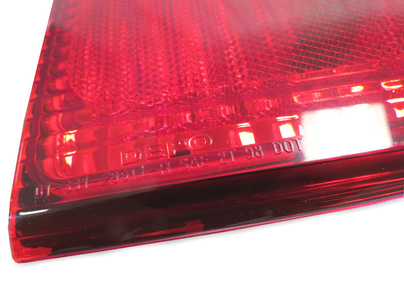 Rear Bumper Reflector Inner Tail Lamp L+R For 98 99 00 01 02 Lincoln ...