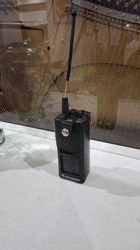 MOTOROLA MTX-638 HAND HELD 40 CHANNEL UHF CB RADIO | eBay Australia