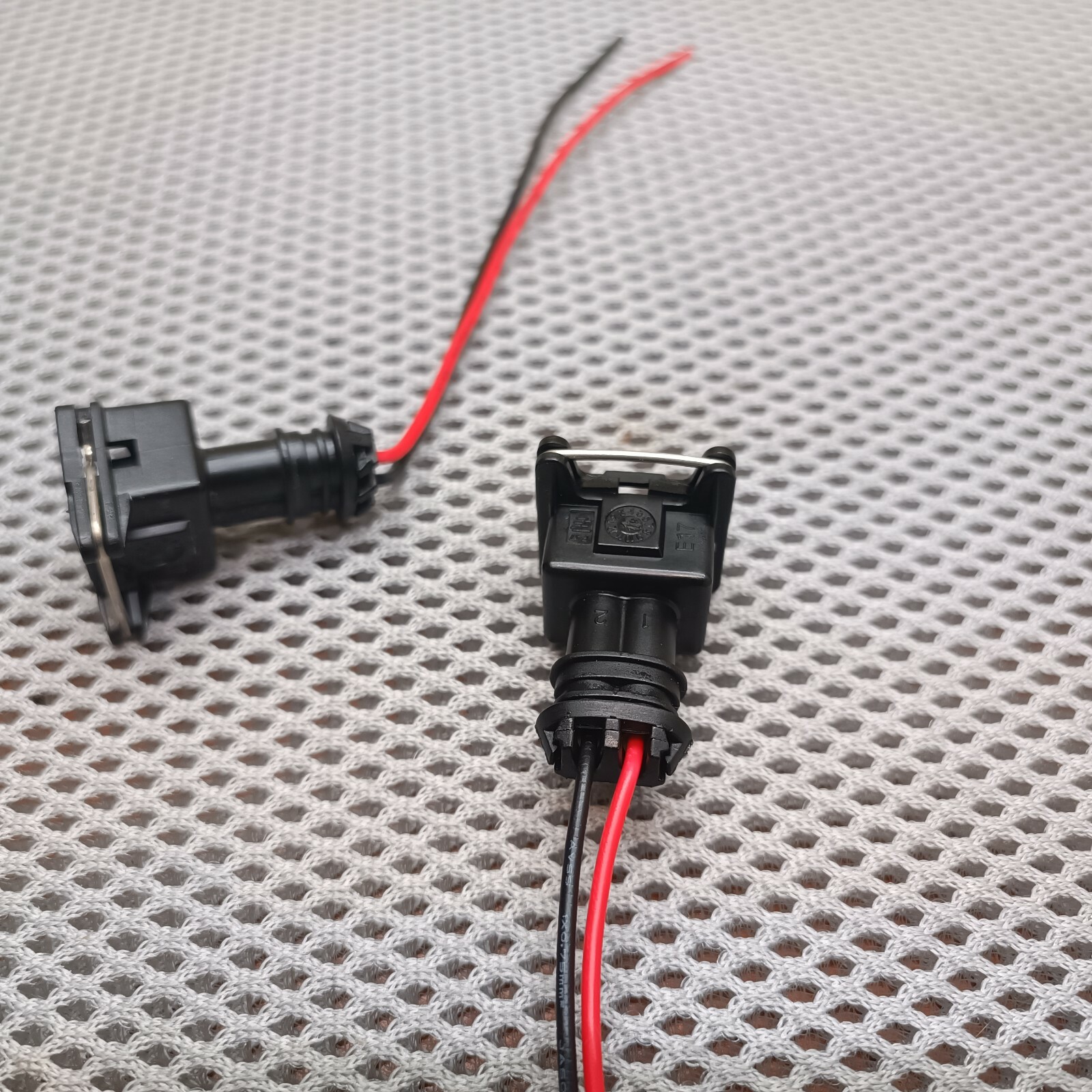 Webasto Eberspacher Fuel Pump 2Pin 12V cConnector Plug Type A047 | eBay