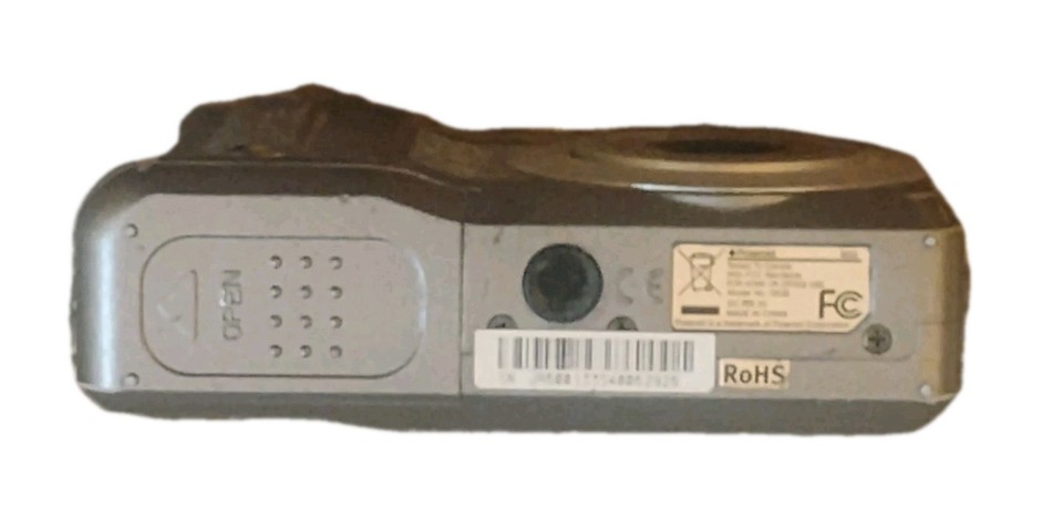 Poloroid i533 Digital 5MP 12x Zoom 2.5" LCD Point & Shoot Pocket Camera ...