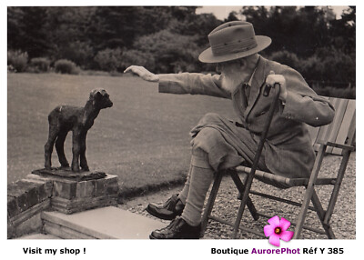 GEORGE BERNARD SHAW PRIX NOBEL LITTÉRATURE & SA STATUE PRÉFÉRÉE, circa ...