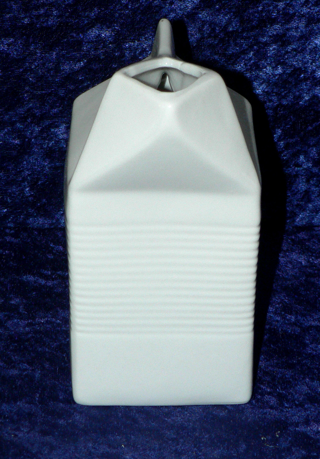 Milk carton shaped jug off white ceramic decorated with cows. 2 sizes 3 ...