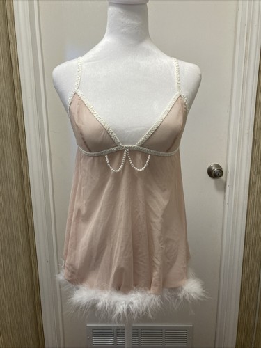 Fredricks Lingerie Negligee Women’s Gown Babydoll Pink & White Feathers ...