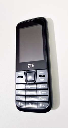 ZTE F320 Black (Unlocked) Simple Mobile Phone FM Radio In Very Good ...