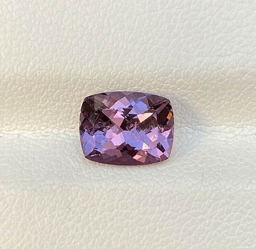Spinelle violet naturel non chauffé 2,15 cts taillé par coussin Vietnam ...
