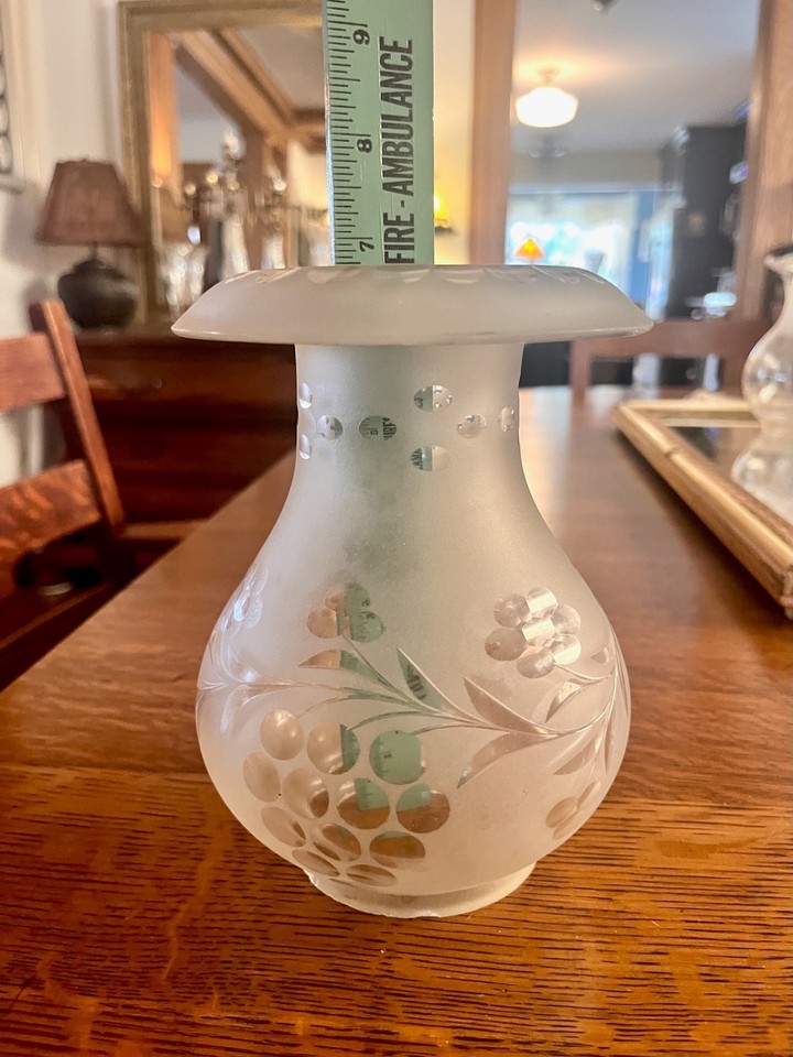 ANTIQUE WHEEL CUT FROSTED GLASS ASTRAL ARGAND GLASS LAMP SHADE 3 ...