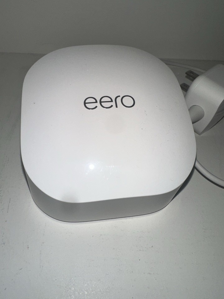 Amazon eero 6 mesh wifi extender - Add up to 1,500 sq. ft. of Wi-Fi 6 ...