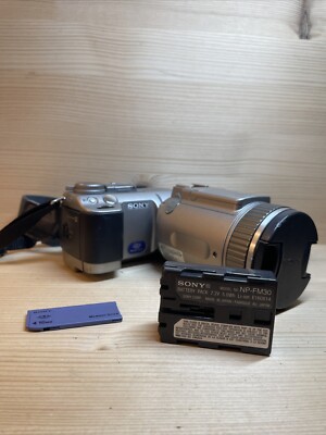 Sony Cyber-Shot DSC-F707 5MP Digital Camera w/10x Zoom Battery No ...