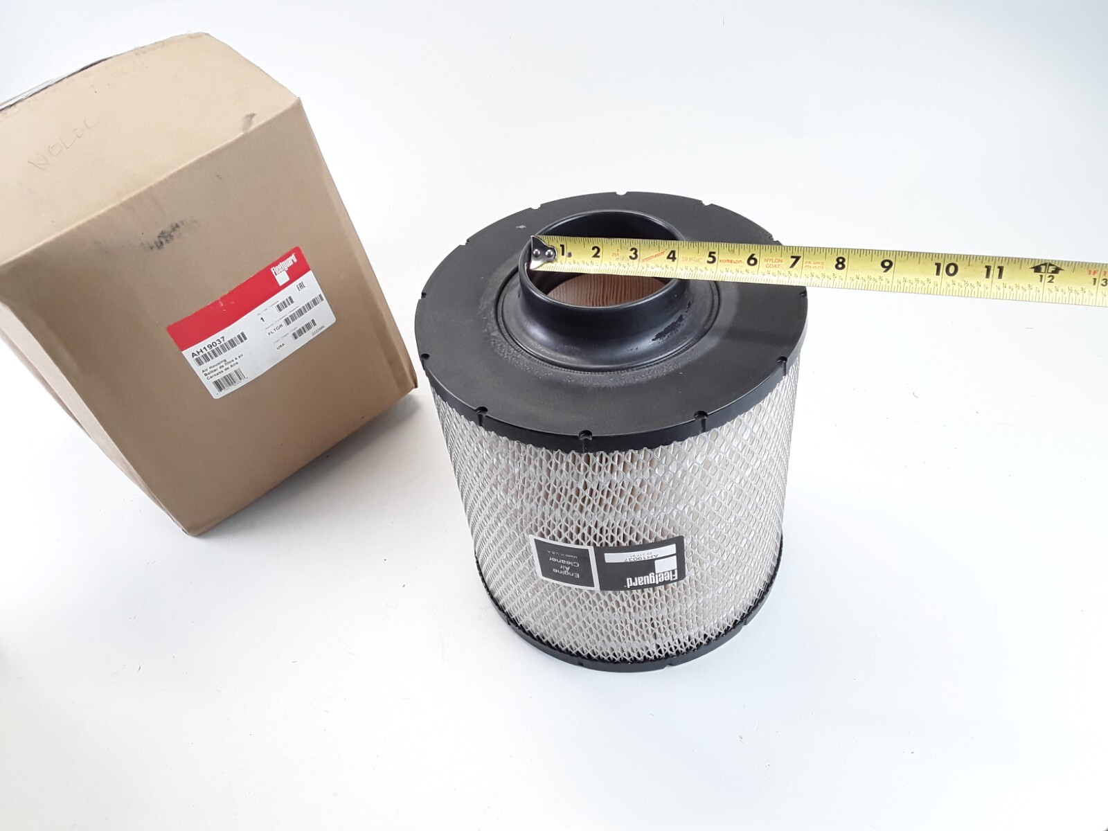 FLEETGUARD AH19037 - Air filter cross reference