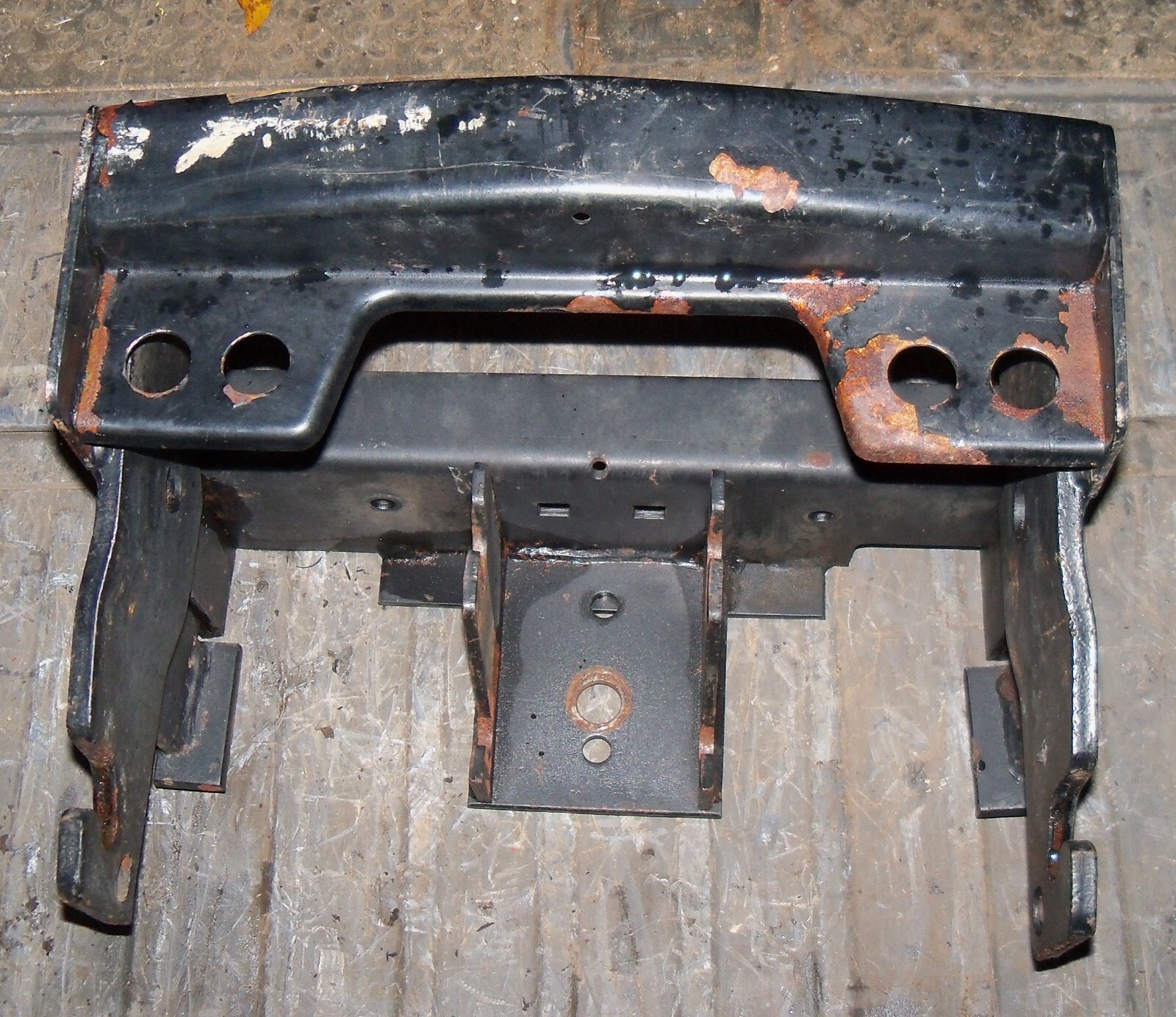 John Deere 316 Onan 318 322 332 Bumper Frame Squeezer Implement Adapter ...