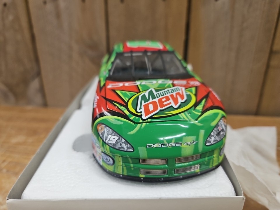 Action 1/24 Casey Atwood #19 Mountain Dew 2001 Dodge Intrepid R/T ...