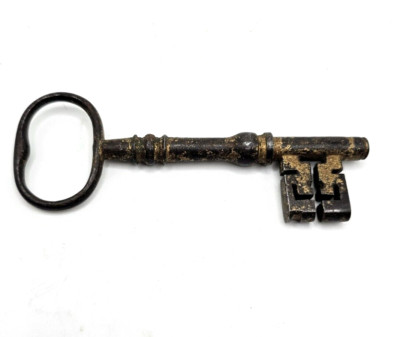 LARGE IRON KEY CASTLE KEY JAIL HOUSE ANTIQUE ARCHITECTURAL HARDWARE | eBay