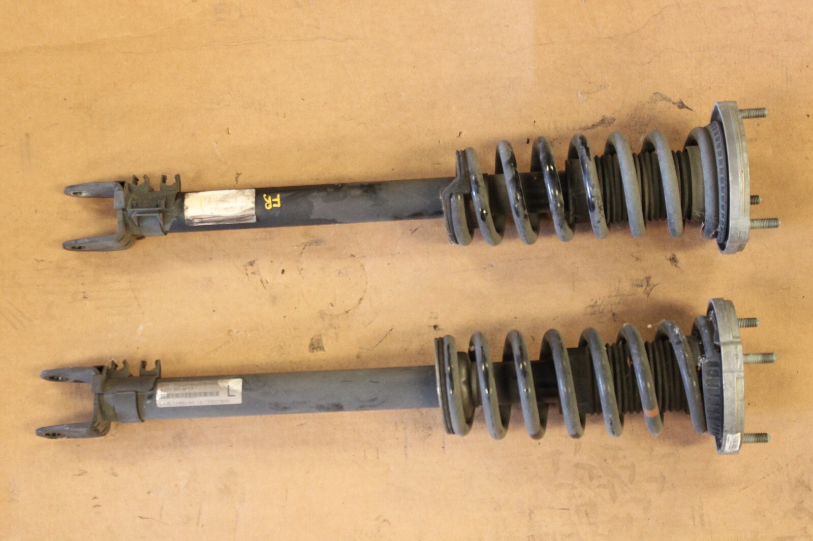R231 Mercedes Front Strut Shock Absorber Suspension Damper Coil Spring ...