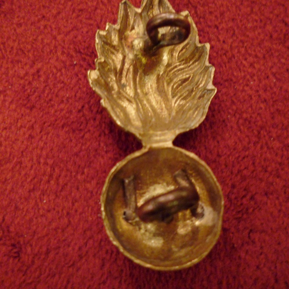 THE ROYAL SCOTS FUSILIERS BI-METAL COLLAR BADGE | eBay UK