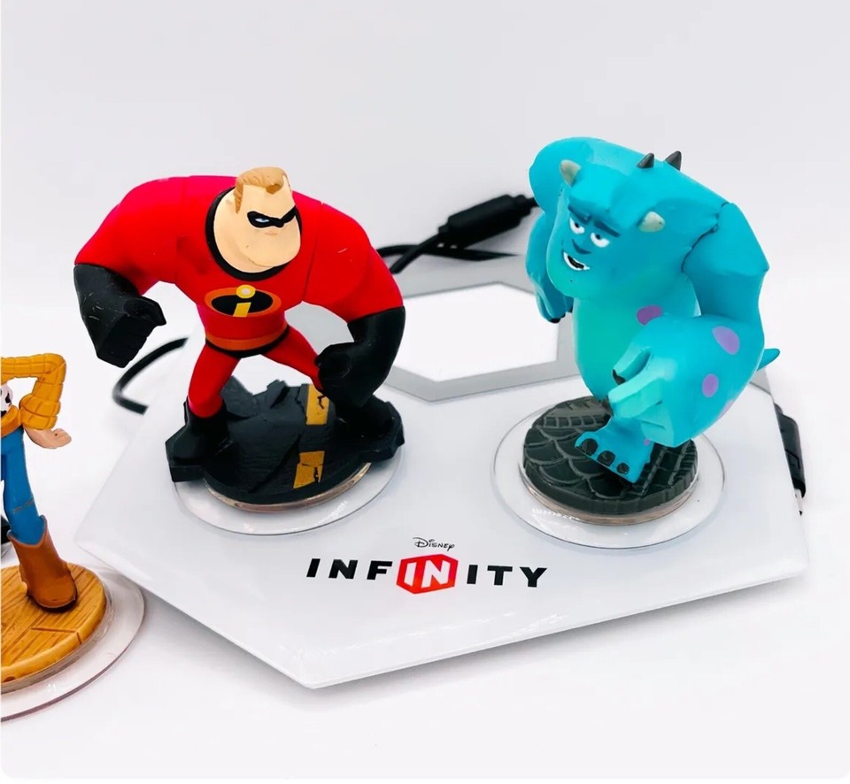 DISNEY INFINITY ACTION FIGURE BASE LOT Capt. Jack, Sully, Mr ...