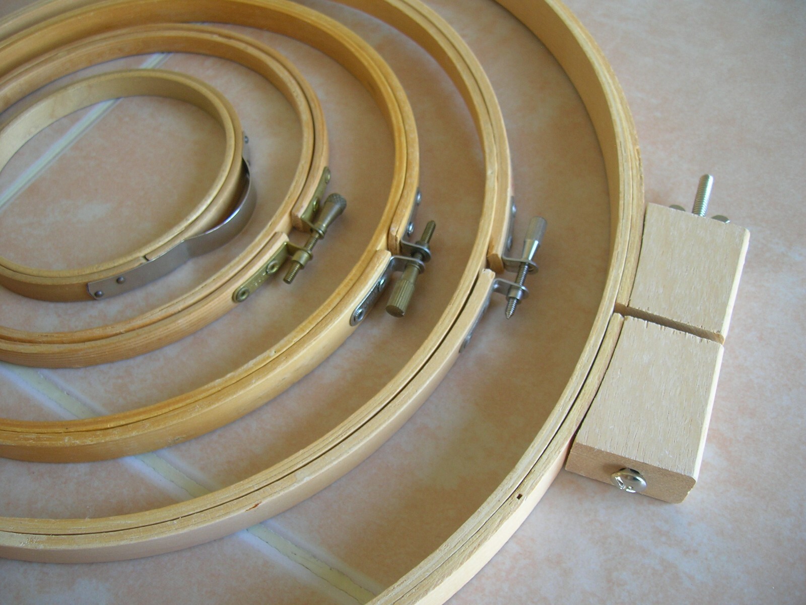 16 Wood Wooden Embroidery Quilting Hoops Frames screw Lot 14" 10" 8" 7 ...