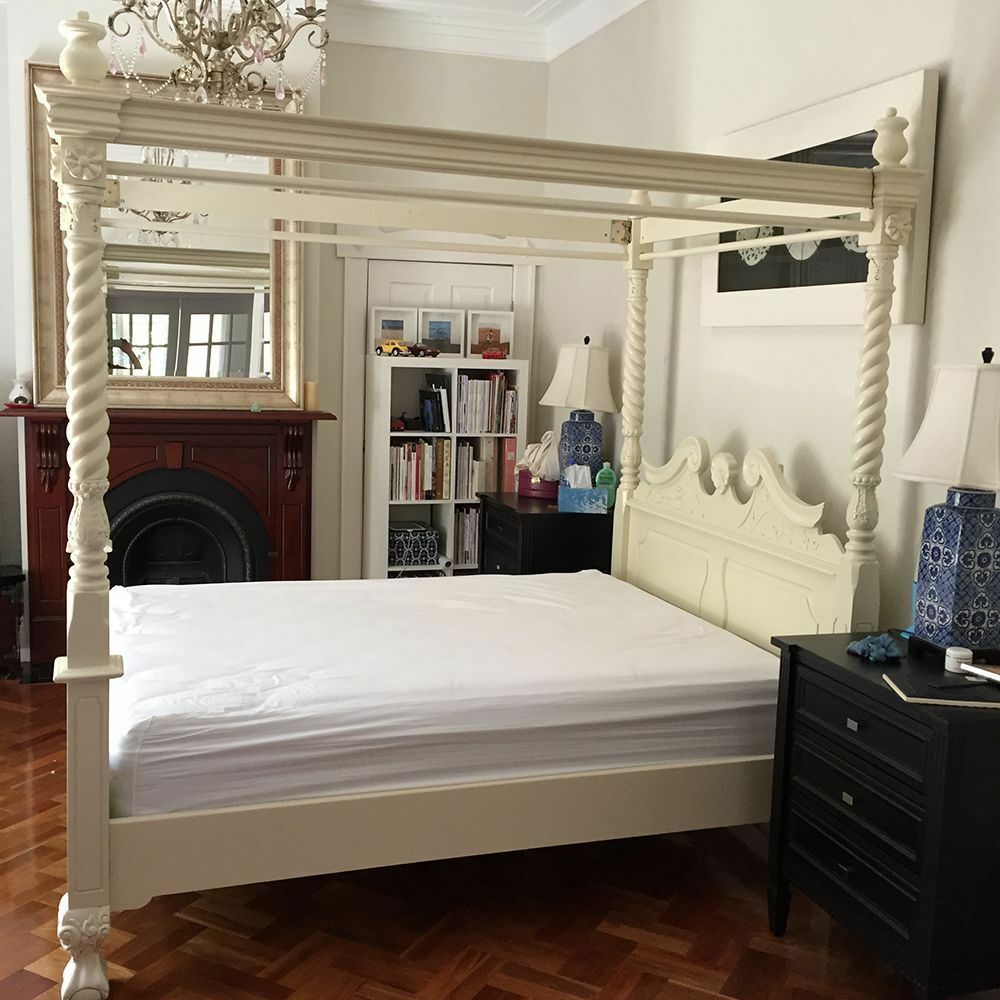 Antique Chippendale Style Bedroom Furniture