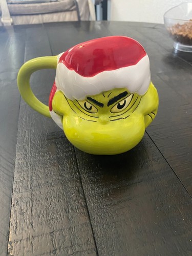 Dr Seuss, The Grinch Sly Green Face Head w/ santa hat Colored Coffee ...