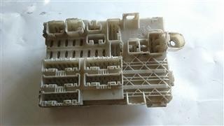 FUSE BOX RELAY MISCELLANEOUS Toyota Hilux 2005/2015 PPTD30 | eBay