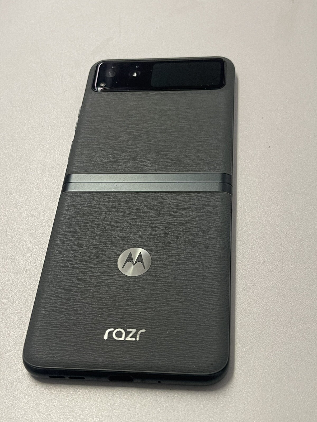 Motorola Razr (2023) XT2323-2 128GB Boost Mobile Good Condition Clean ...