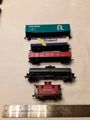HO Scale 5 car lot. Bachmann, AHM, Roundhouse(?), unknown (HO1982420H ...