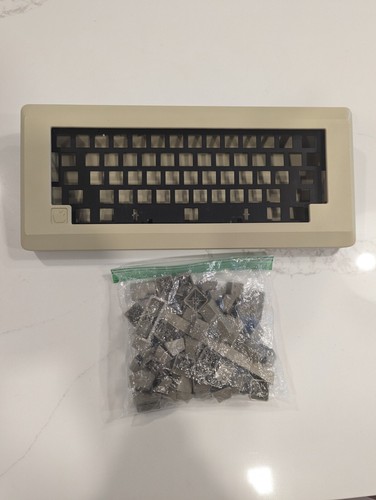 Apple Keyboard Model M0110 Shell, Plate, Keycaps for Macintosh 128k ...