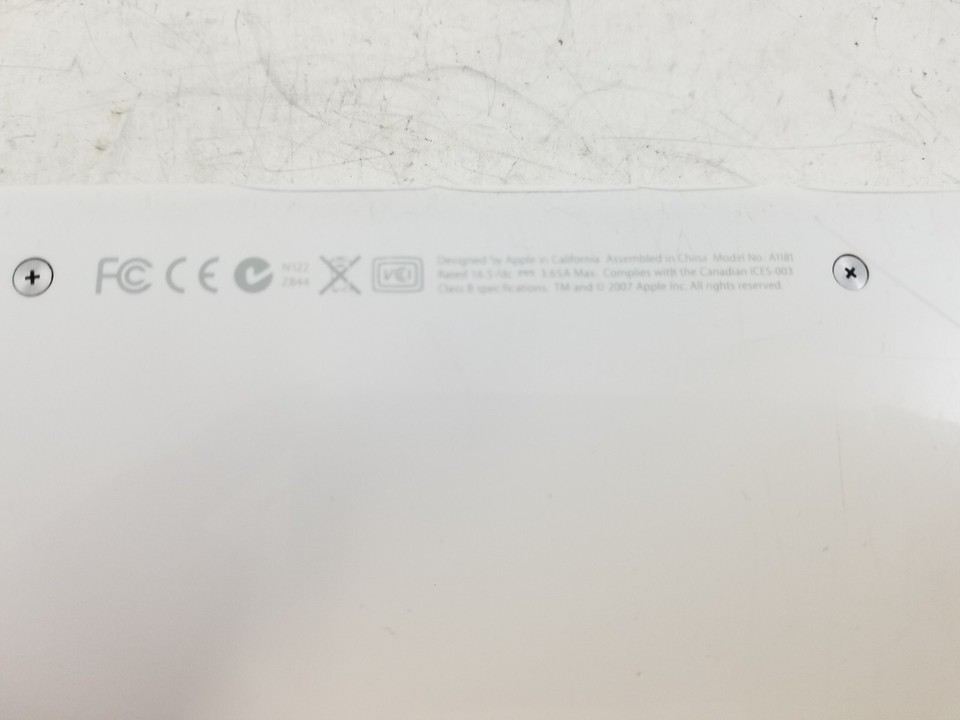 Apple MacBook 13" Mid 2007 Core 2 Duo 2.0GHz 1GB RAM 80GB HDD OSX 10.6. ...