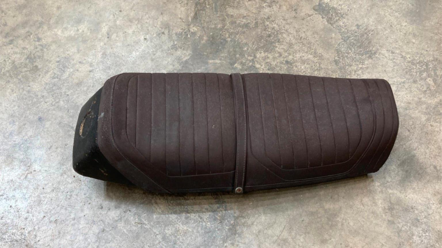 BMW R65 Seat and Cowl Part# 52 53 1 240 818 | eBay