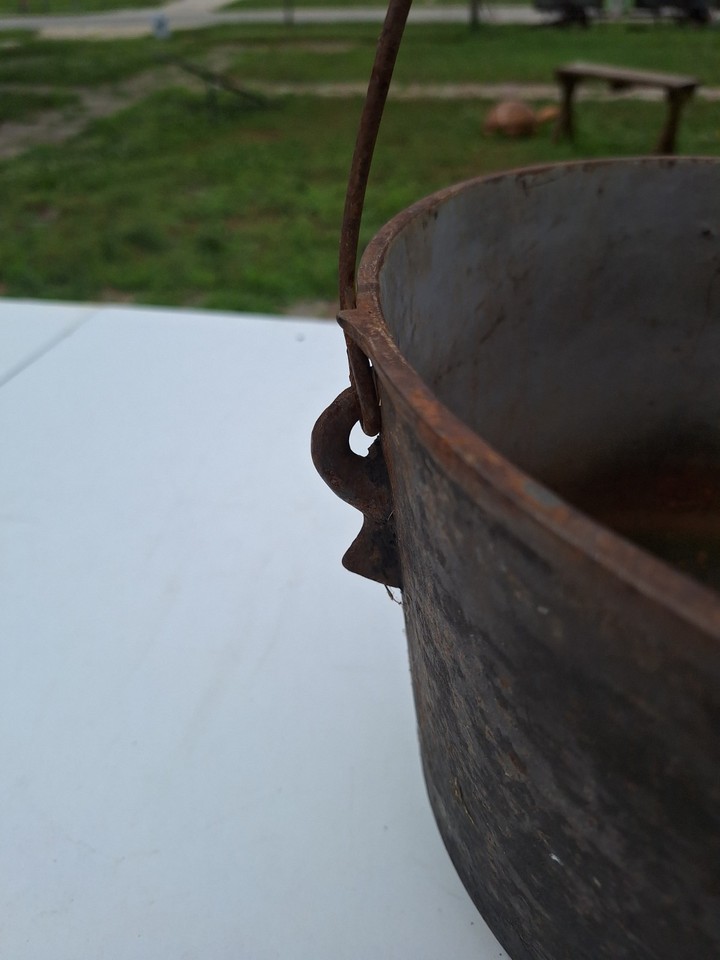 Antique Primitive Gypsy Cowboy Cast Iron Pot 3 Leg Bean Pot | eBay