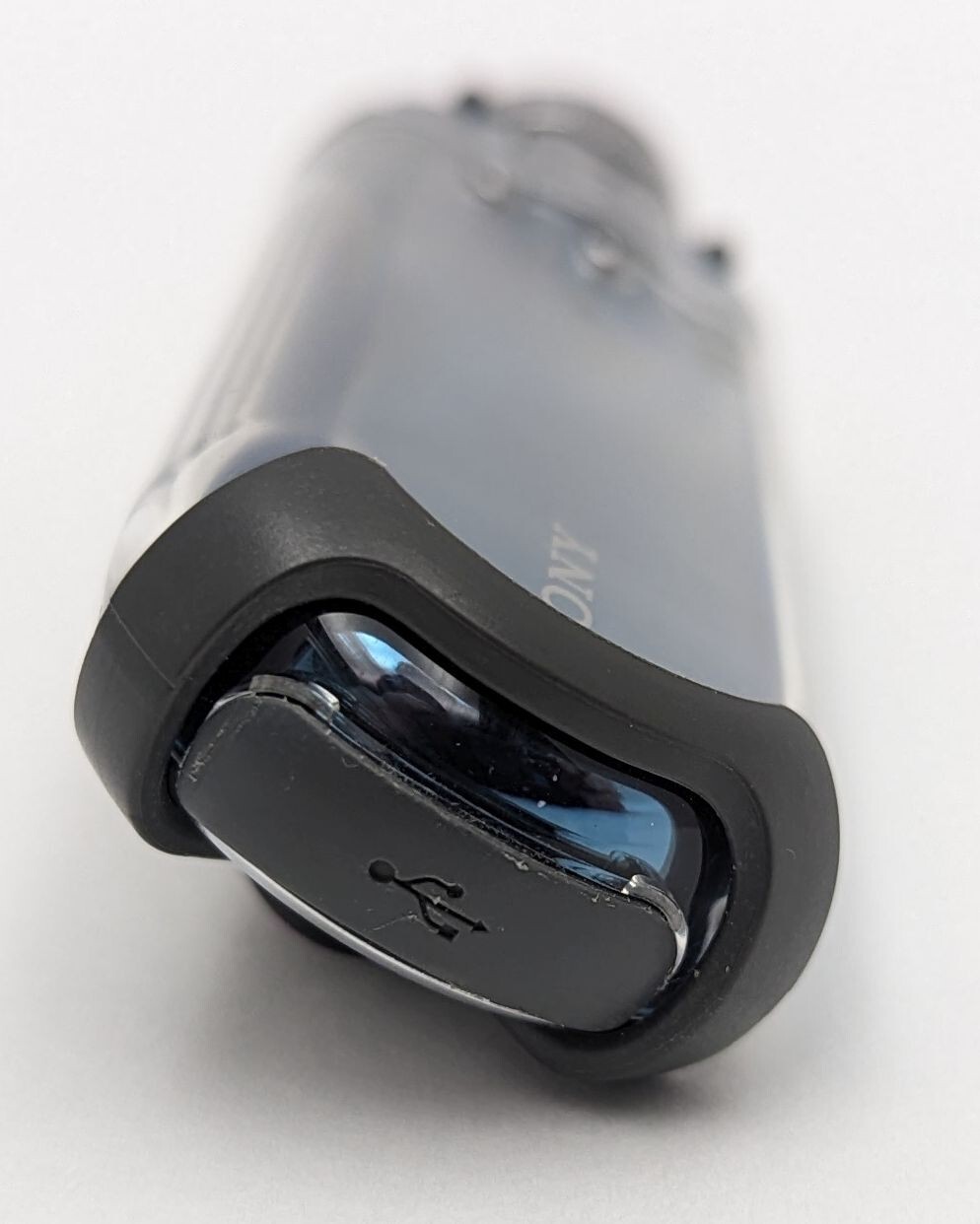 Sony Walkman NW-E505 Blue ( 512 MB ) Digital Media Player for sale ...