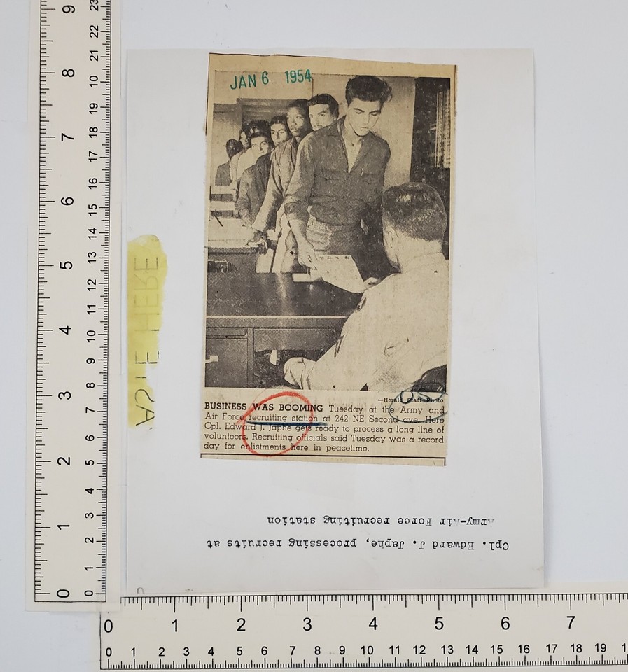1954 US Army Air Force Recruiting Station Recruits Signing Up VTG Press ...