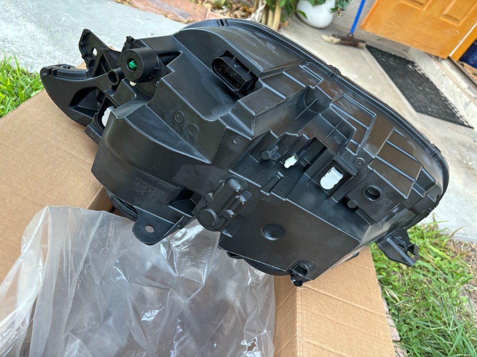 2016 2017 2018 2019 VOLVO XC90 HYBRID HEADLIGHT HALOGEN 31353140 NEW ...