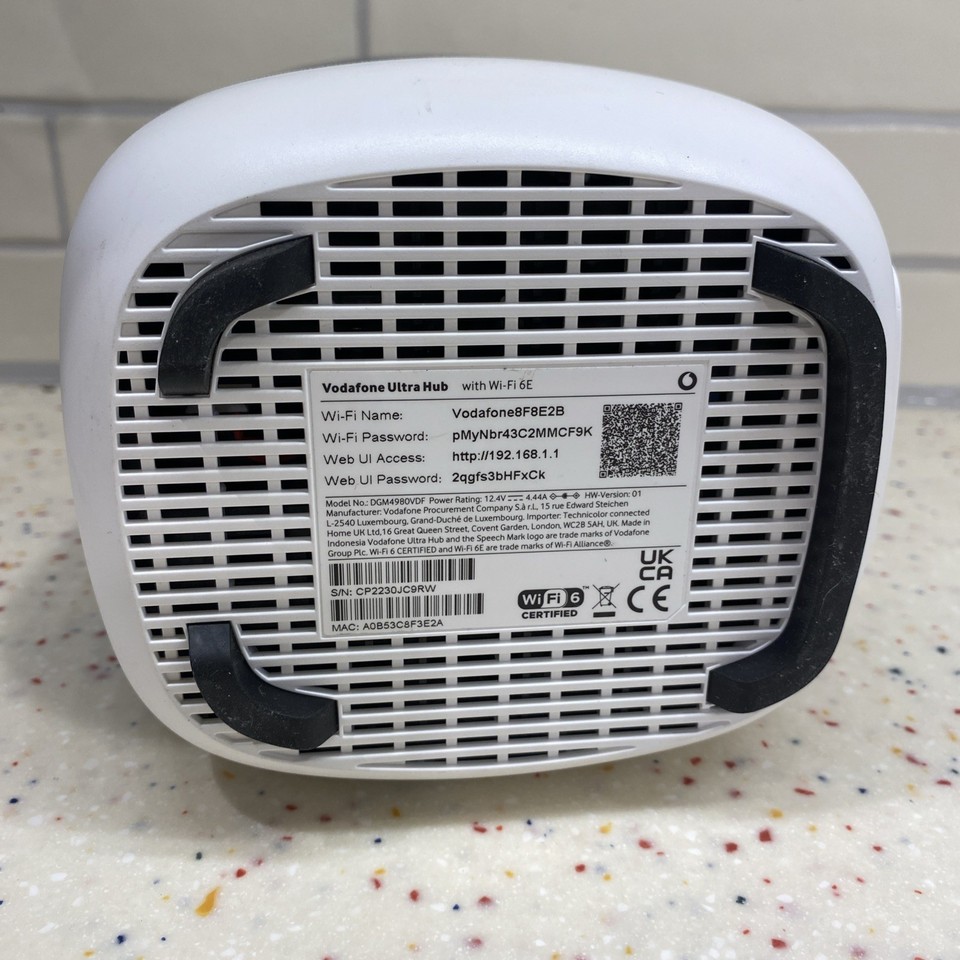 Vodafone Ultra Hub Super WiFi 6e Router WiFi Booster preowned Without ...