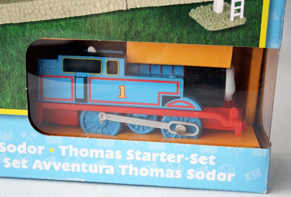 THOMAS & FRIENDS TRACKMASTER THOMAS' SODOR ADVENTURE PLAYSET TOMY HIT ...