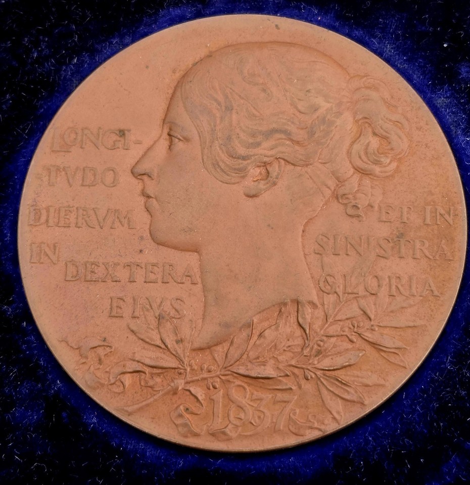 55mm Bronze Medal Celebrating Queen Victoria's Jubilee in Original Box ...