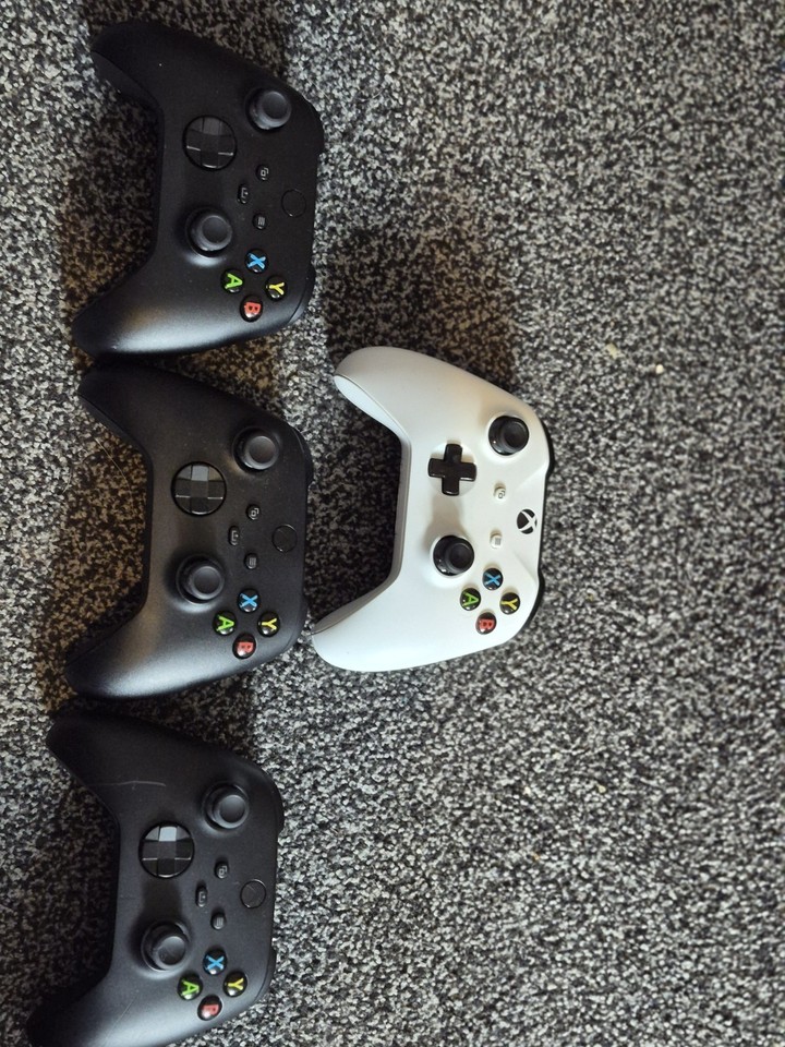 Xbox One Series X + 3 New Gen Wireless Controllers And 1 Xbox 1S ...