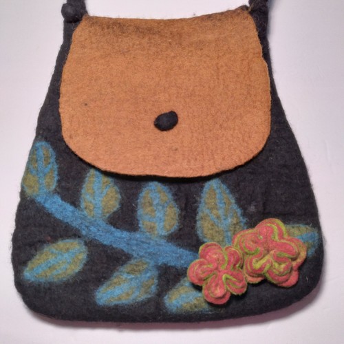 Handmade Womens Shoulder Bag Purse Felted Wool Knit with Floral Details ...