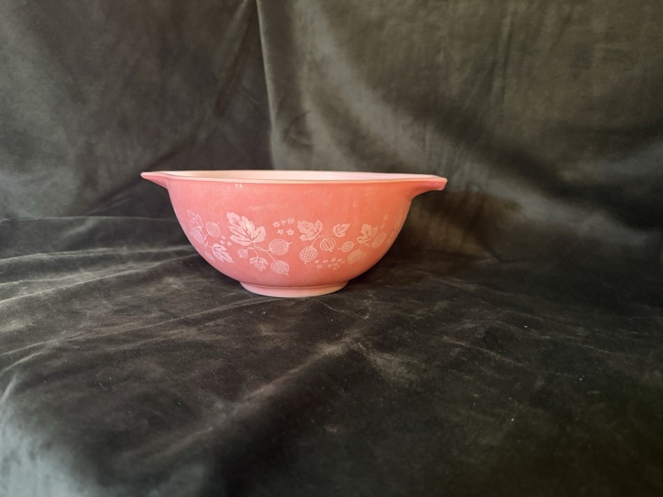 Vintage Pyrex Pink Gooseberry Bowl 442 Cinderella Trending Pattern In ...